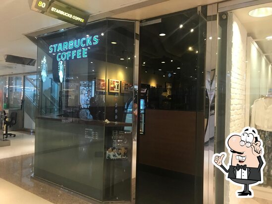 Menu at Starbucks, Hong Kong, 港鐵站轉車大堂 K4-K5 舖