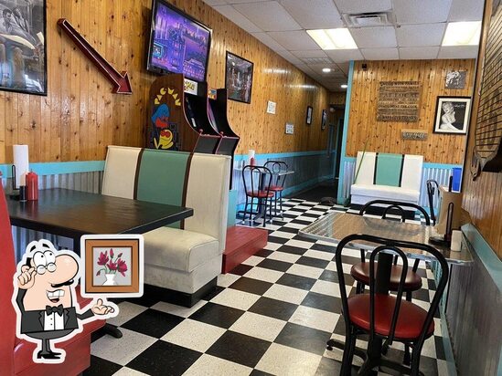 Menu at Flo's Burger Diner Tulsa restaurant, Tulsa, E 11th St