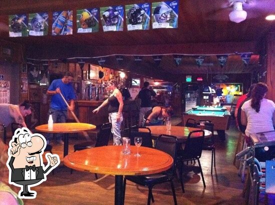 The Talent Club, 114 Talent Ave in Talent - Restaurant reviews