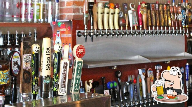 Menu at Parlor City Pub & Eatery, Cedar Rapids
