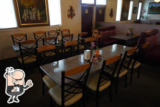 Ray's Place, 2412 Spenard Rd in Anchorage - Restaurant menu and reviews