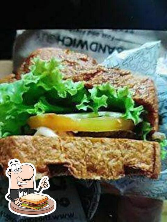 The Sandwich Guy fast food, Makati, Dela Rosa Carpark 1 - Restaurant ...