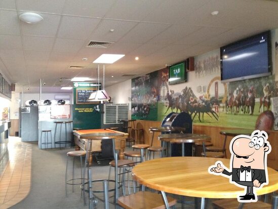 The Riv Sports Bar, Hamilton - Restaurant menu, prices and reviews