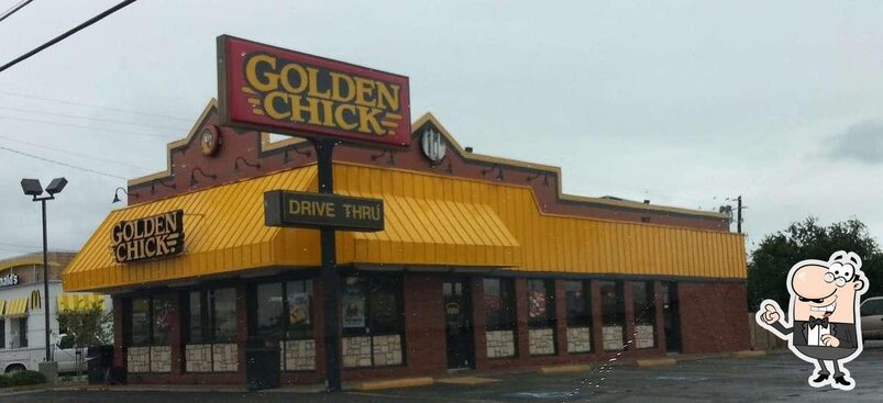 Menu at Golden Chick fast food, Beeville