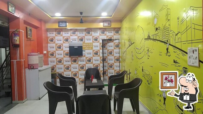 CHAU MAU VADAPAV, Surat - Restaurant reviews