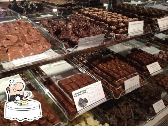 Menu at Commodore Chocolatier desserts, Newburgh