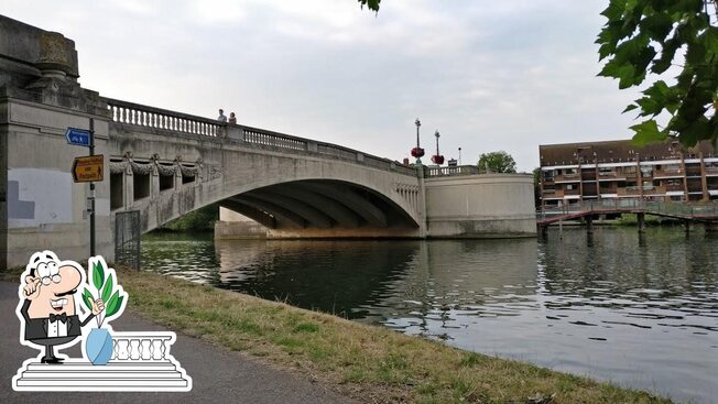 Riverside, Reading - Restaurant menu, prices and reviews