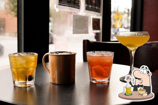 Easy Bar in Chicago - Restaurant menu and reviews