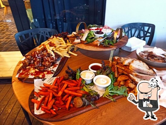 Menu at Cabbage Tree Hotel pub & bar, Fairy Meadow