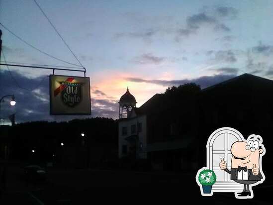 Bro's Bar in Mellen - Restaurant reviews