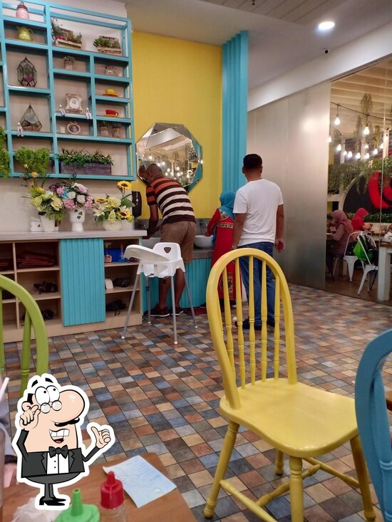 Richeese Factory LEM, Mataram - Restaurant menu, prices and reviews