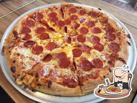Wolf's den Pizzeria | Edgartown in Edgartown - Restaurant menu and reviews