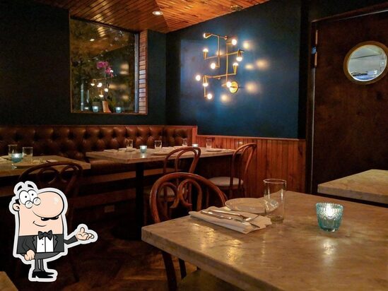 Menu at Viaggio pub & bar, Toronto, Dundas St W