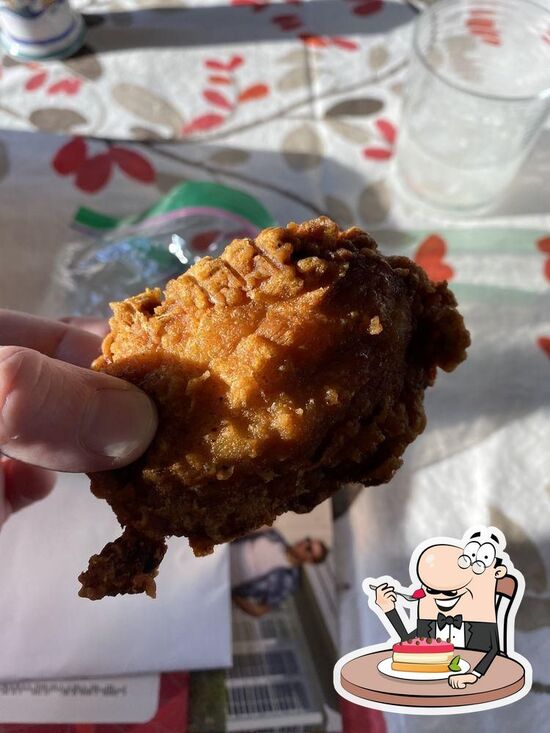Pudgie's Famous Chicken, 662 Middle Country Rd, Royal Plaza in Selden ...