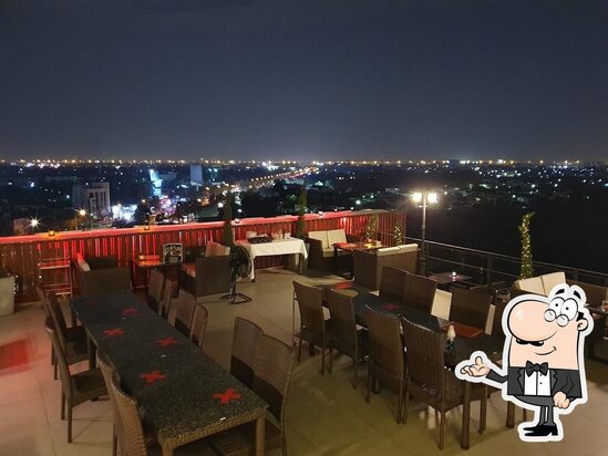 Sky View rooftop restaurant ร้านอาหารดาดฟ้าสกายวิว, Bangkok - Menú del ...