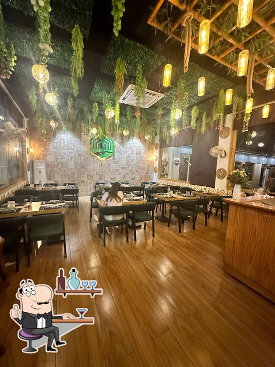 Highway Courtyard Cafe & Restaurant - Restaurant menu, prices and reviews