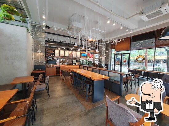 엔제리너스 강릉교동점 (Angel-In-Us Gangneung Gyo-dong) cafe, Gangneung-si ...