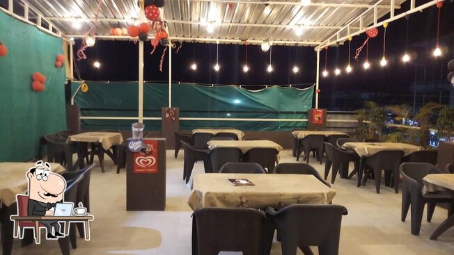 Menu at Carvings restaurant, Warud