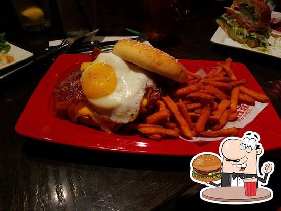 Red Robin Gourmet Burgers and Brews, 1551 Simi Town Center Way in Simi ...