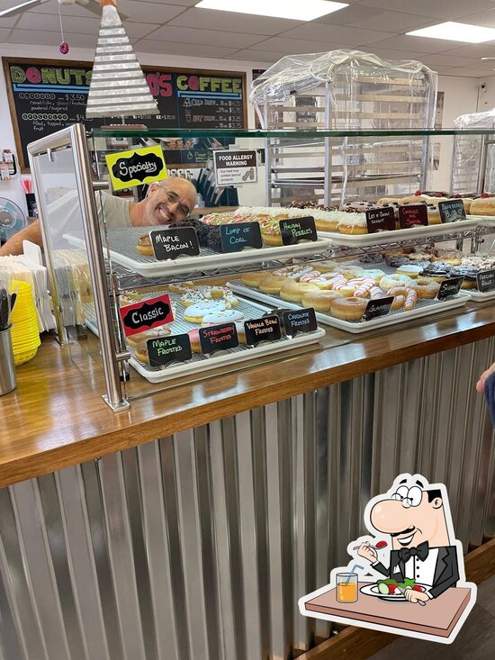 Menu at EnzO's Donuts, Sebring