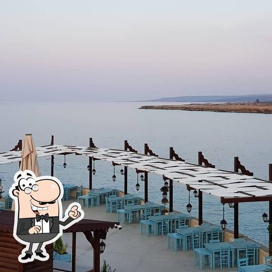 Azure Bay Beach, Chipre, Yeni Erenköy 99970 - Opiniones del restaurante