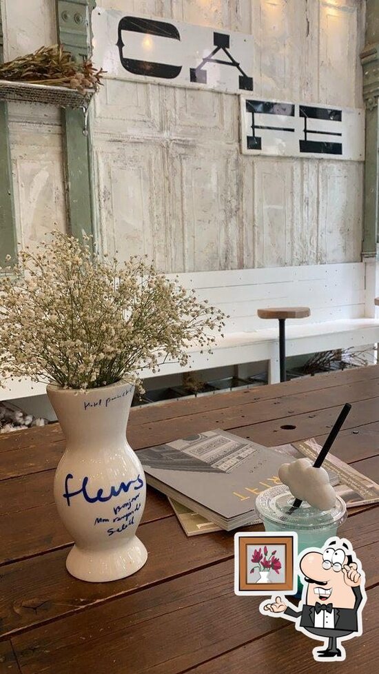 Café Canuc, Seattle - Restaurant menu, prices and reviews
