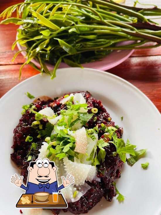 Menu at ลาบนาดาวน์ restaurant, Chae Chang