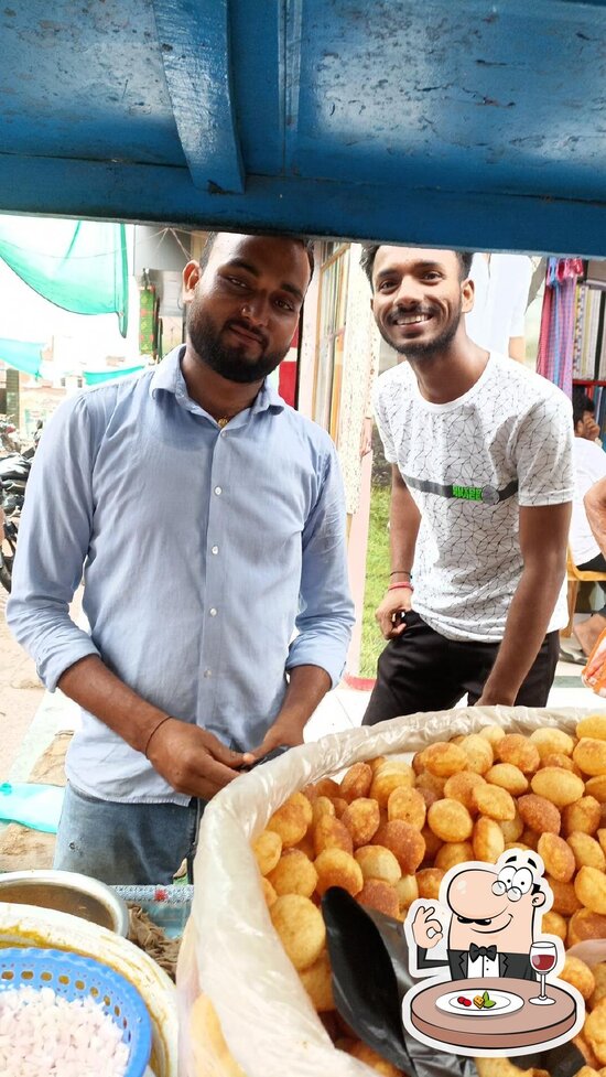 Menu at Mulayam phuchka stall, Dildar Nagar