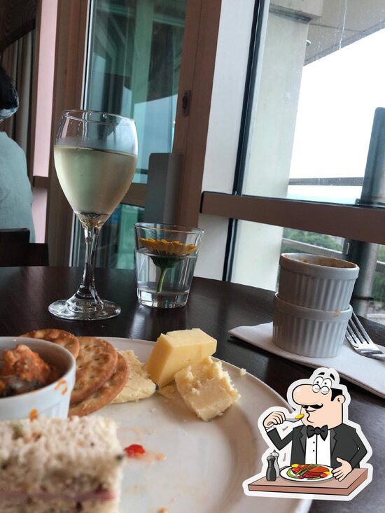 Executive Lounge Hilton in Cardiff - Restaurant reviews