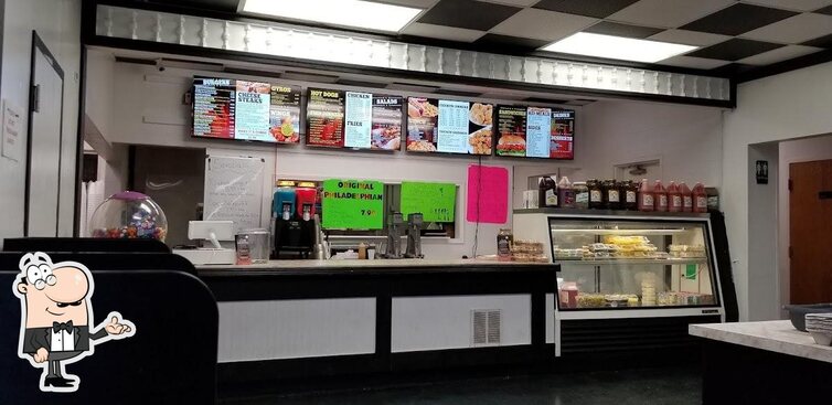 Louie Legends, Peoria - Restaurant menu, prices and reviews