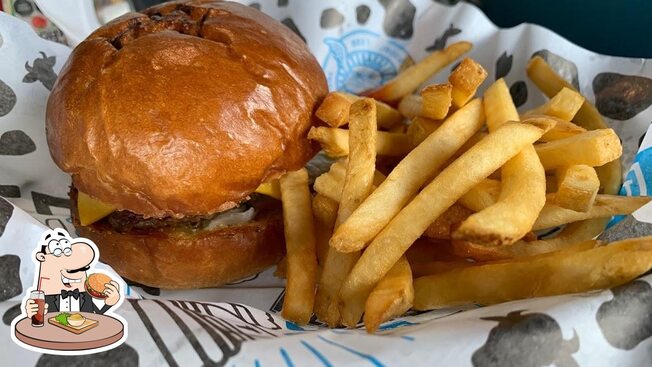 Menu at Holy Cow! Burger & Beer Joint - La Gran Vía restaurant, Mexicali