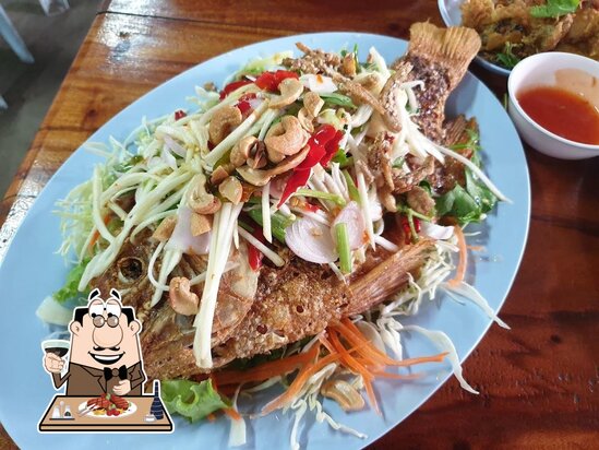 Lert Rod Phodchana Restaurant, Nakhon Nayok - Opiniones del restaurante