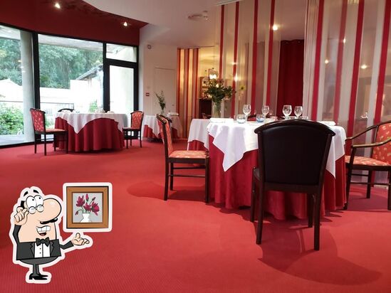 Menu at Le Pont Rouge restaurant, Le Mans