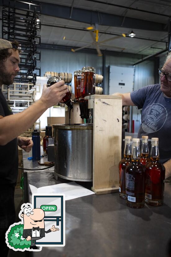 45th Parallel Distillery in New Richmond - Restaurant menu and reviews