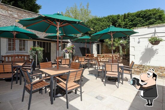 Menu at The Red Lion, Deddington pub & bar, Adderbury, Market Pl