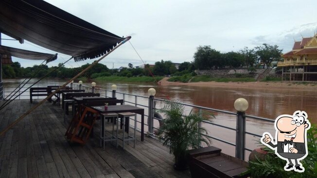 Menu at แพท่าเหนือ (North raft) restaurant, Ban Dan Na Kham