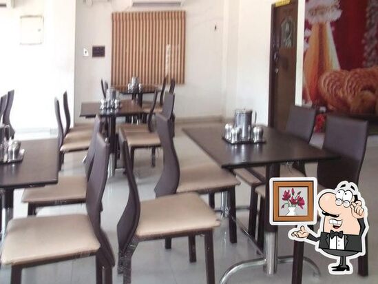 Amirtham Vegetarian Restaurant, Chennai, B 11/1 - Restaurant reviews