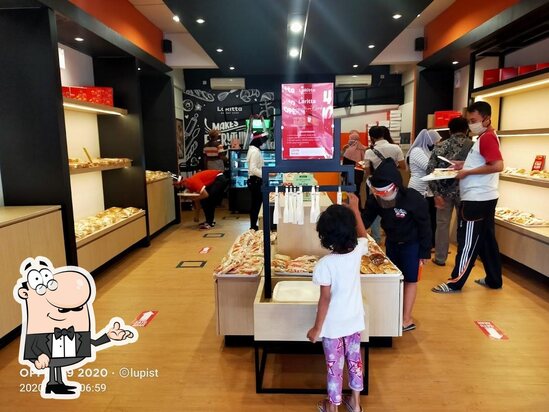 Laritta Bakery Menganti, Indonesia - Restaurant reviews