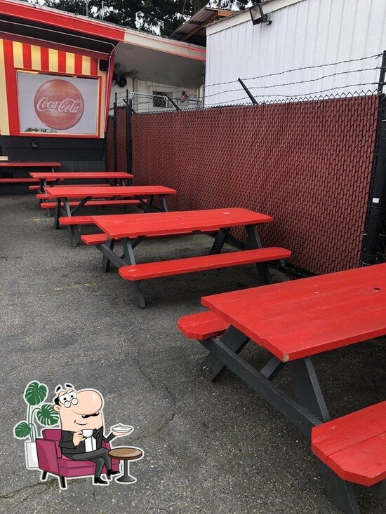 Lucky's Drive-In Tacoma, Parkland - Restaurant menu, prices and reviews