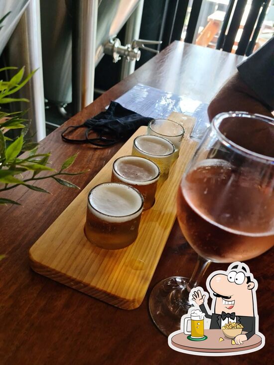 Wobbly Chook Brewing Co, Yamba - Restaurant menu, prices and reviews