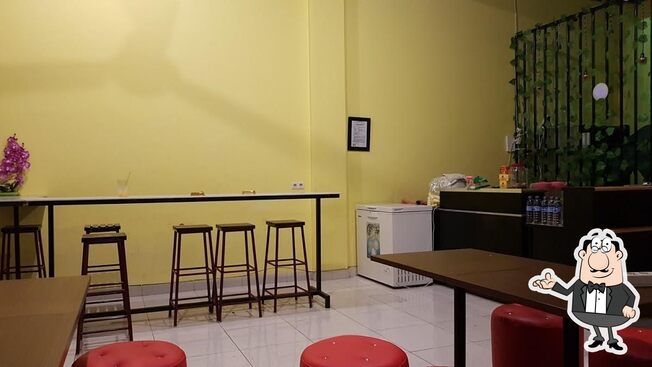 Menu at Yam's Coffe cafe, Raya River