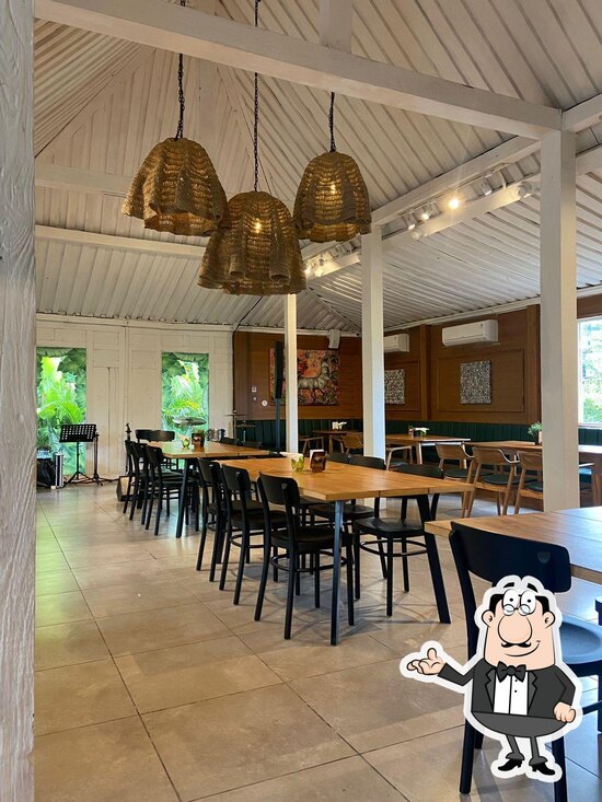 Chariot Restaurant & Bar, Mengwi - Restaurant menu, prices and reviews
