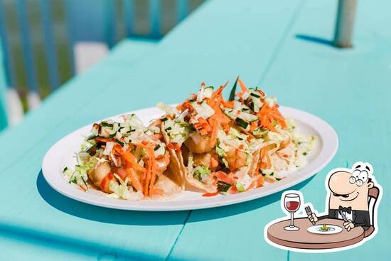 Dinghys in Fox Lake - Restaurant menu and reviews