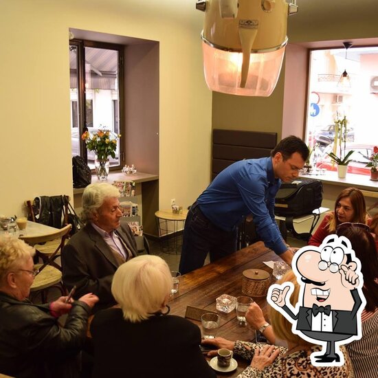 Eleven Cut n Coffee, Egaleo - Restaurant reviews