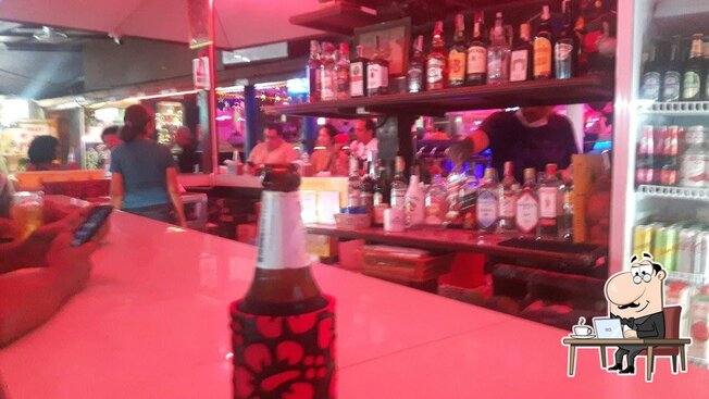 POMPET CENTER BAR, Pattaya - Restaurant menu, prices and reviews