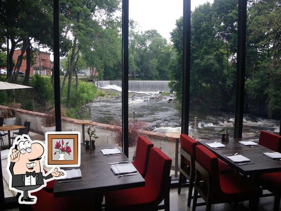 The Roundhouse, 2 E Main St in Beacon - Restaurant menu and reviews