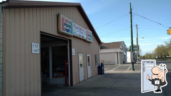 Curly's Pizza/Drive-thru & Doughnuts, Arlington - Restaurant menu ...