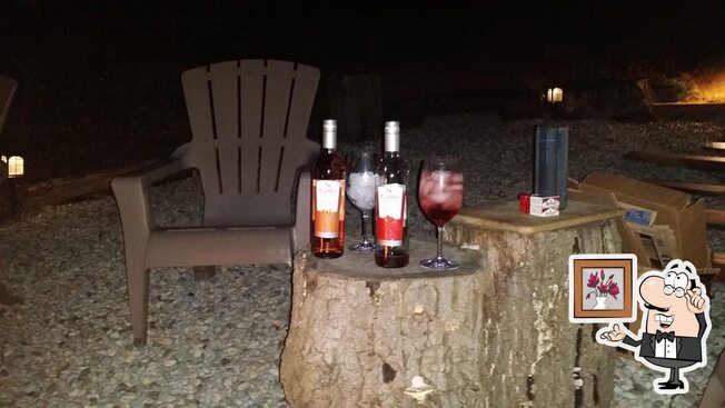 Smith's Liquor Shop & Bar in Keyport - Restaurant reviews