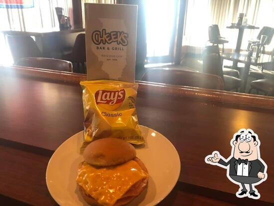 Cheeks Bar & Grill, Bloomington - Restaurant menu, prices and reviews