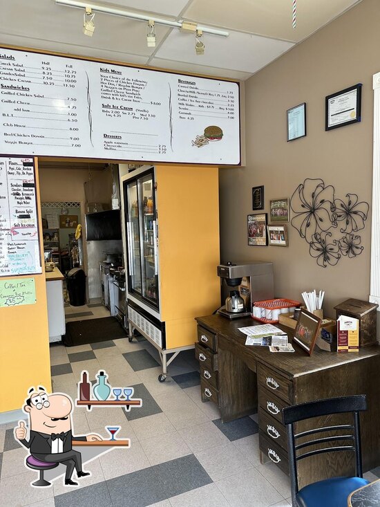 Sweet Queen Family Restaraunt, Nanton - Restaurant menu, prices and reviews